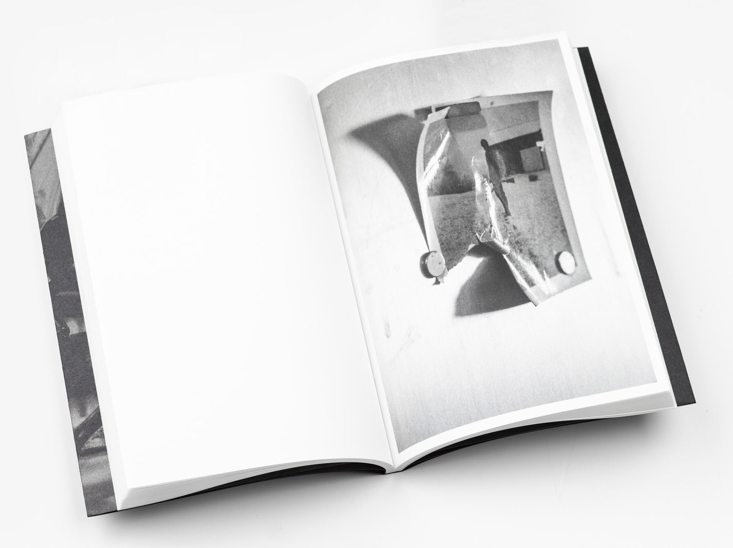 Black Threads from Meng Chiao / Justine Kurland, John Yau – TIS books